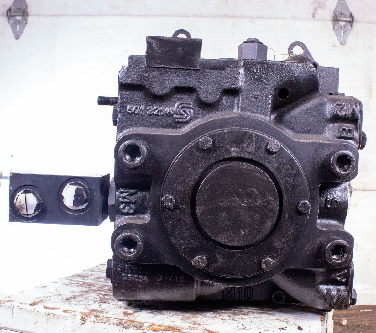 Sauer Danfoss 90R180 KN5NN8OTN AXIAL PISTON PUMP Model No 80000917 KVE ...