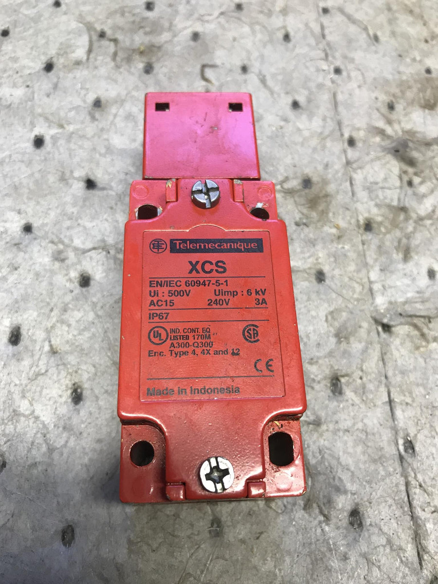 Telemecanique XCS A703 Safety Limit Switch – Hydraulic Junkyard